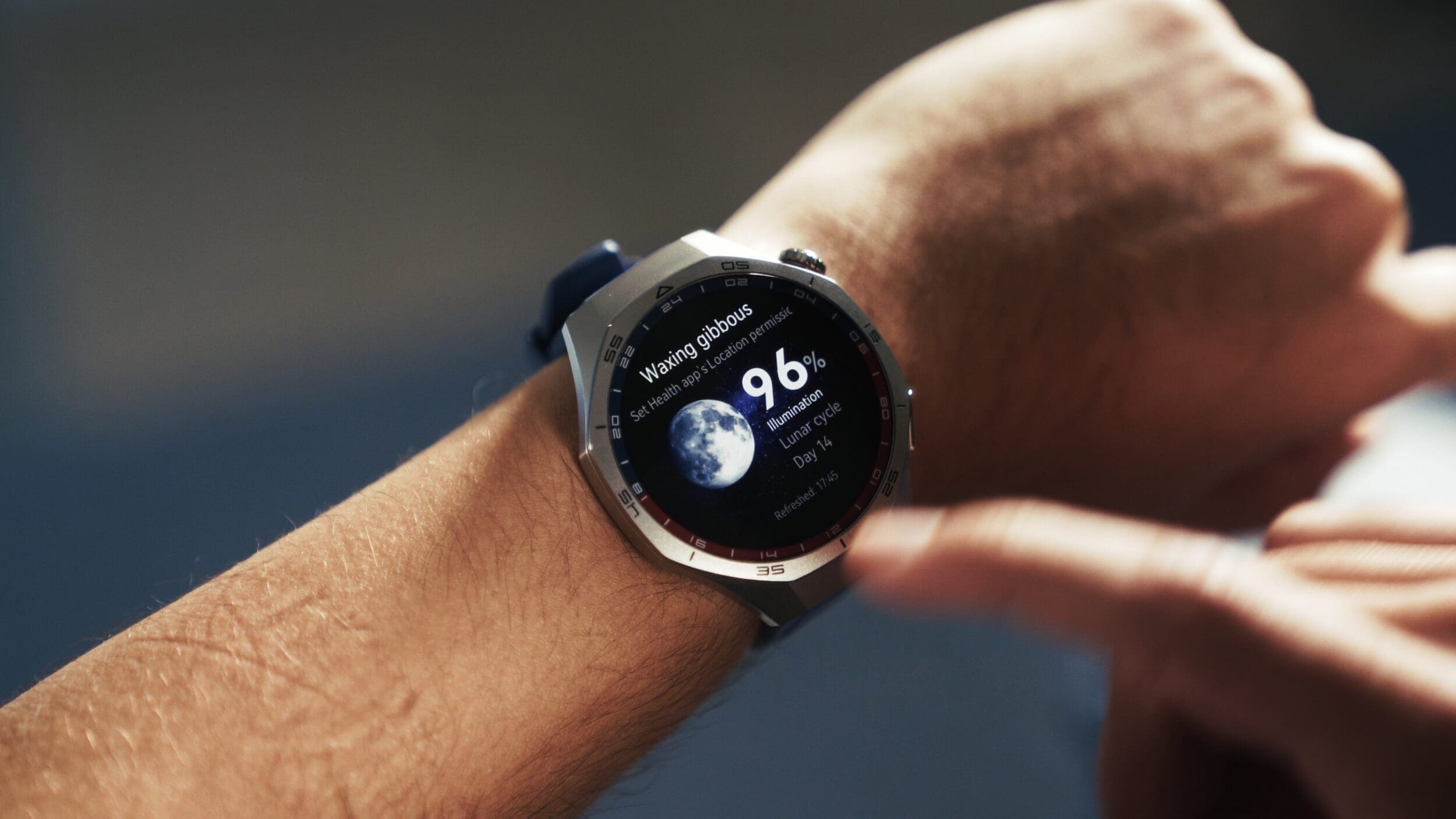 Huawei Watch GT5 Pro review: titan, golf și eleganță